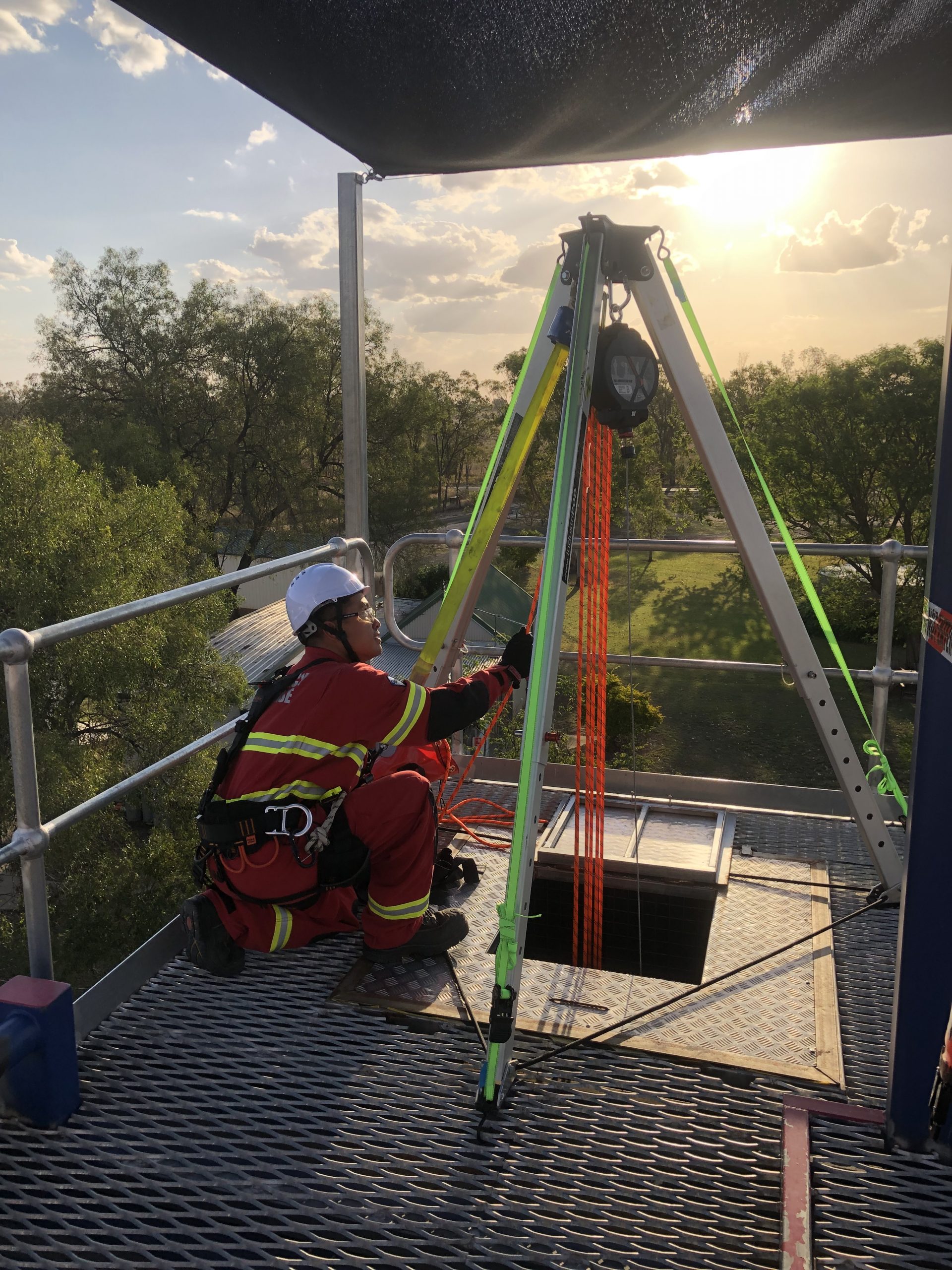 CONFINED SPACE ENTRY & GAS TEST ATMOSPHERES - Diamond Protection Training